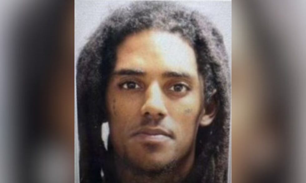 Off Duty Corrections Officer Fatally Shot While Trying To Help Woman